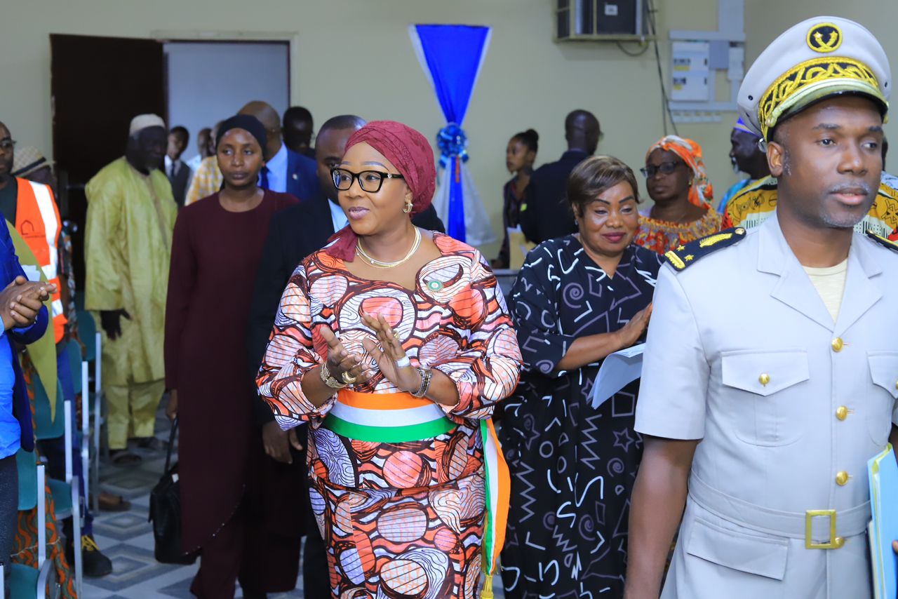 Collectivités en Côte d'Ivoire : Le Maire de la Commune d’Anyama Fatima ...