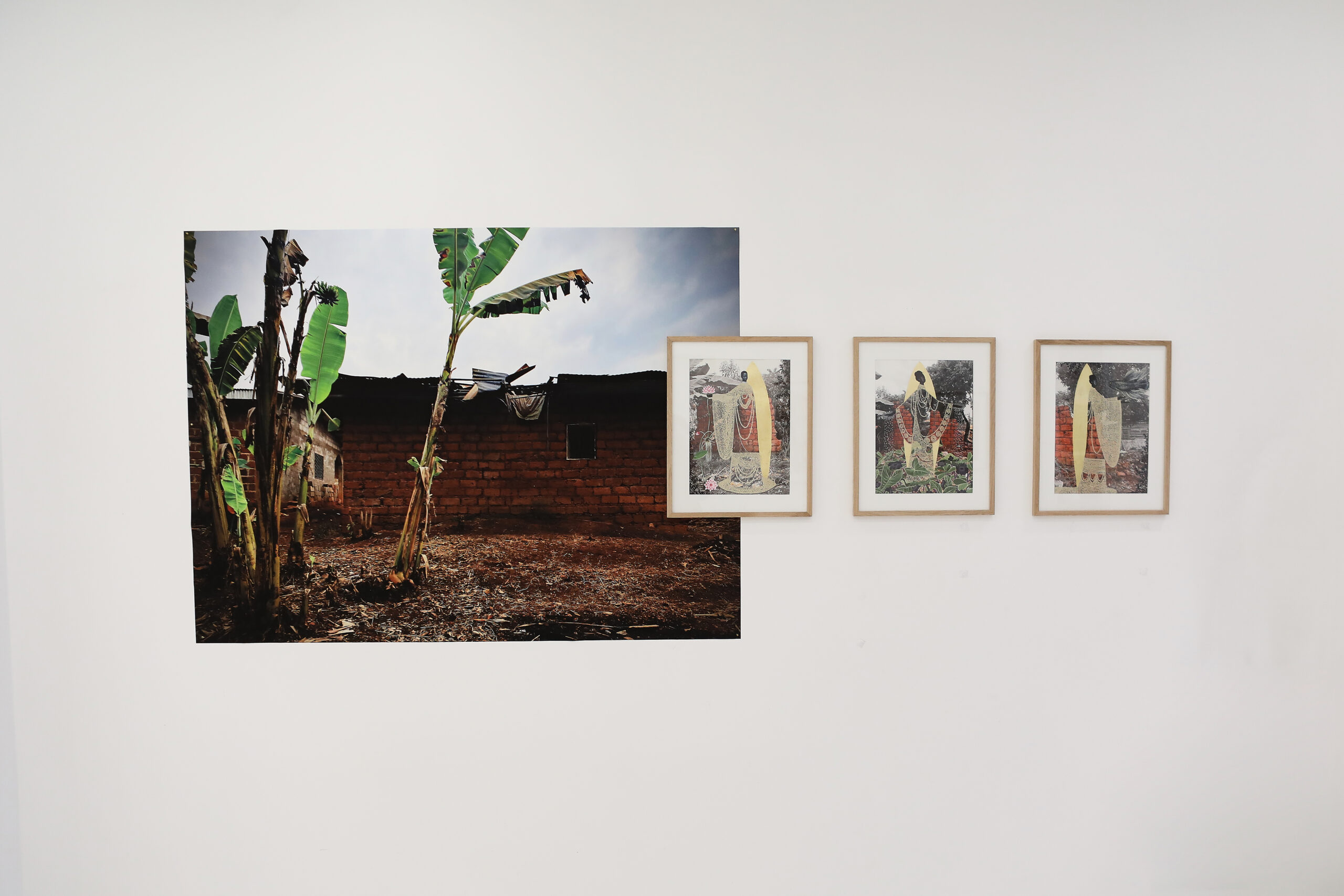Wilfried Mbida et Arnold Fokam en vitrine à la Galerie Christophe Person